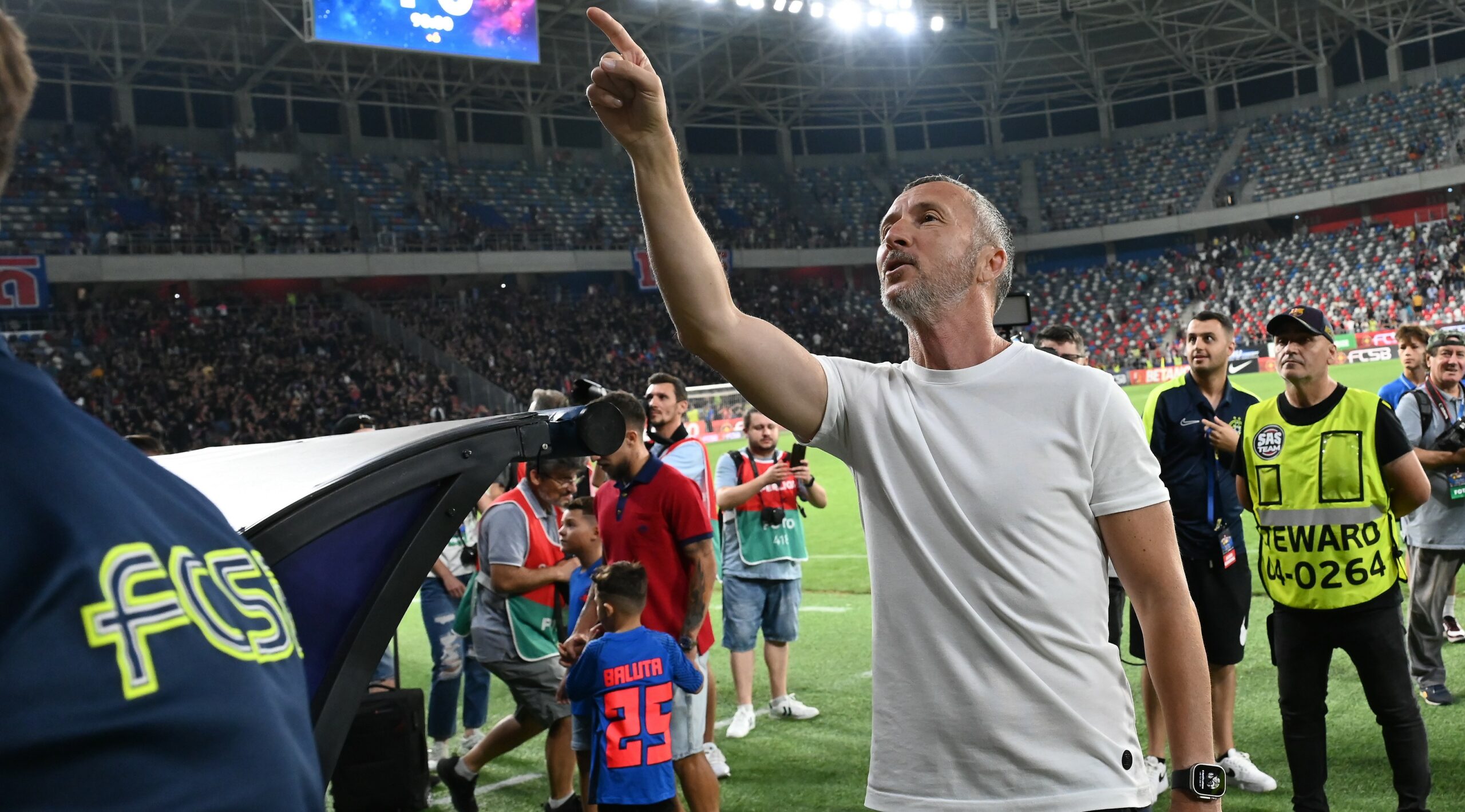 Meme Stoica a intervenit în forță, după ce fanii i-au făcut praf pe ...