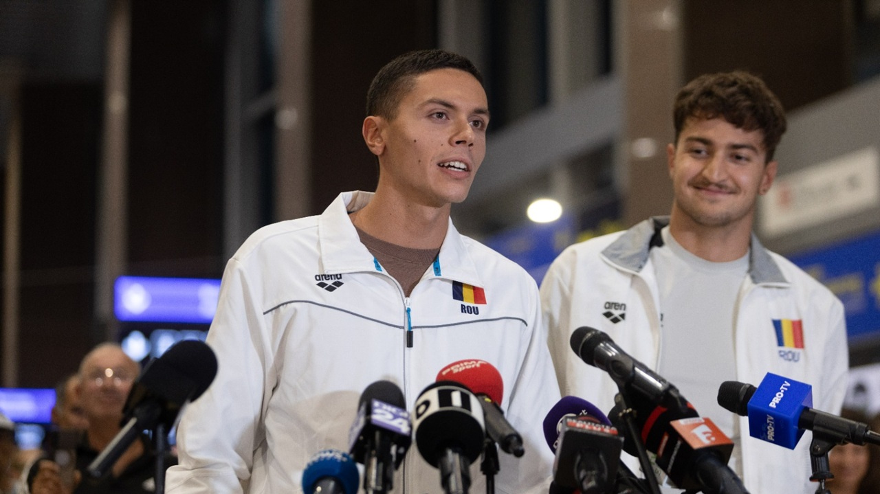 „Dinamovist sau stelist?”. David Popovici a răspuns fără să stea pe ...