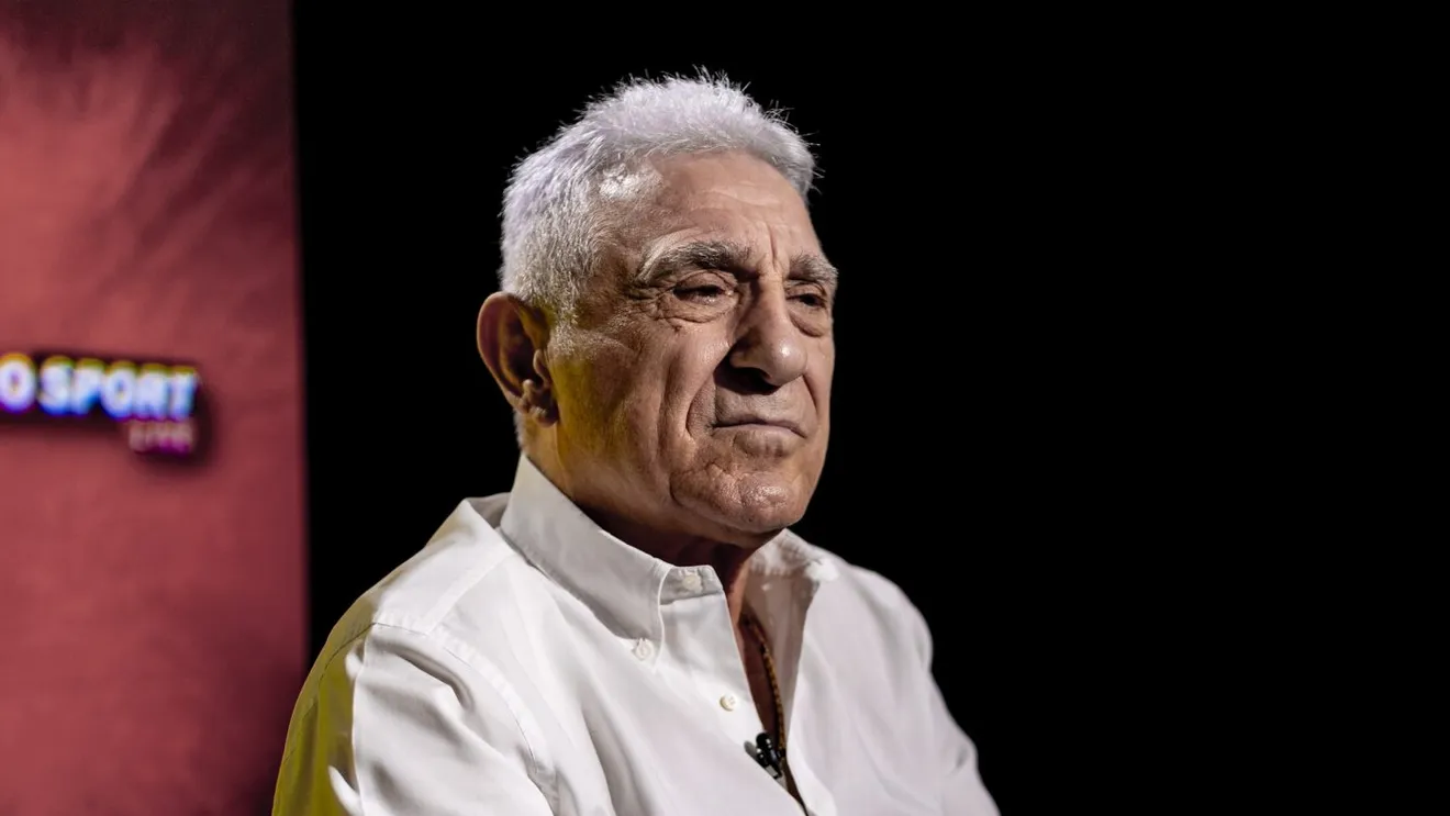 „E prieten cu un super miliardar român. Înainte, mă alerga pe mine la ...