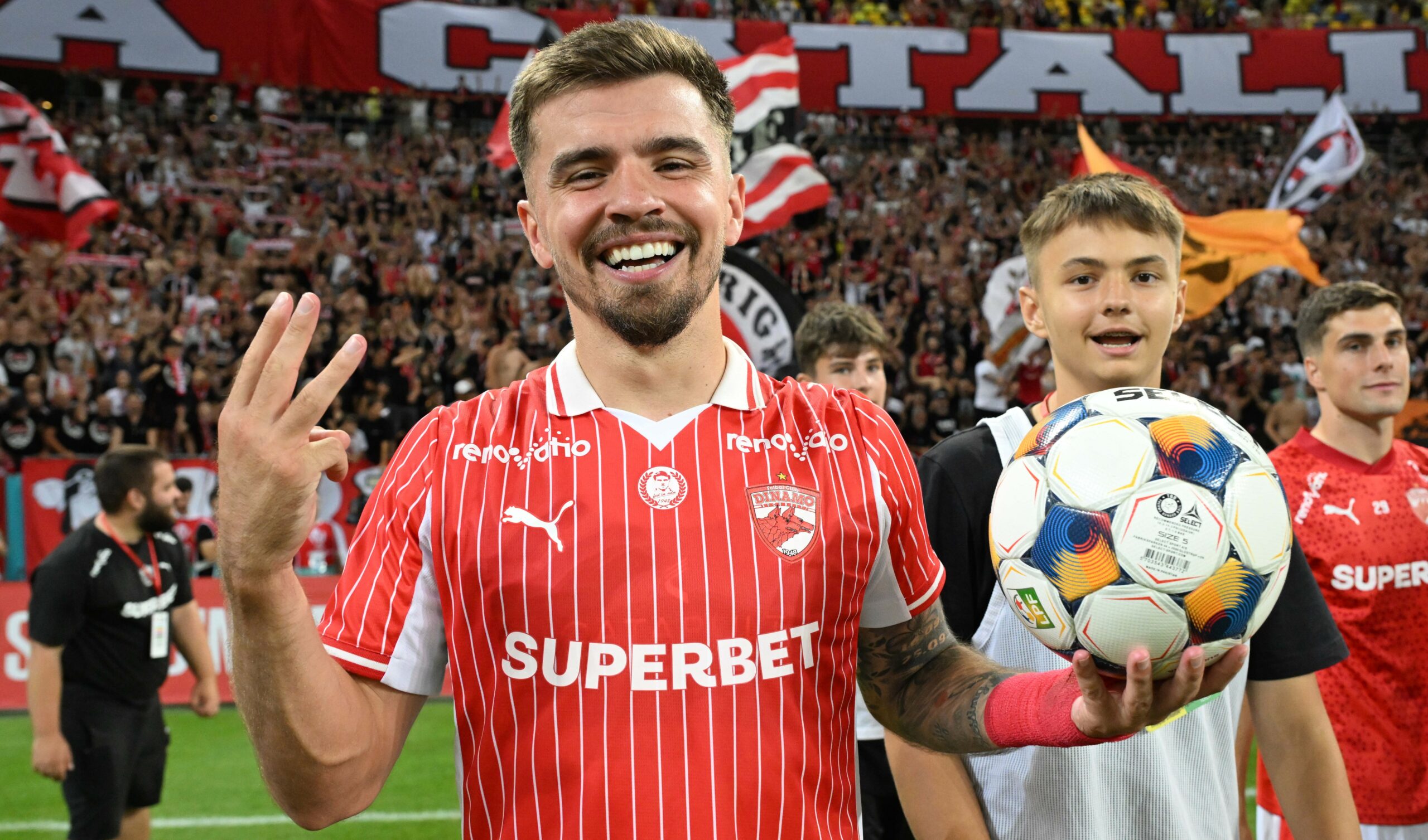 Cu cât s-a vândut tricoul lui Danny Armstrong din derby-ul cu FCSB