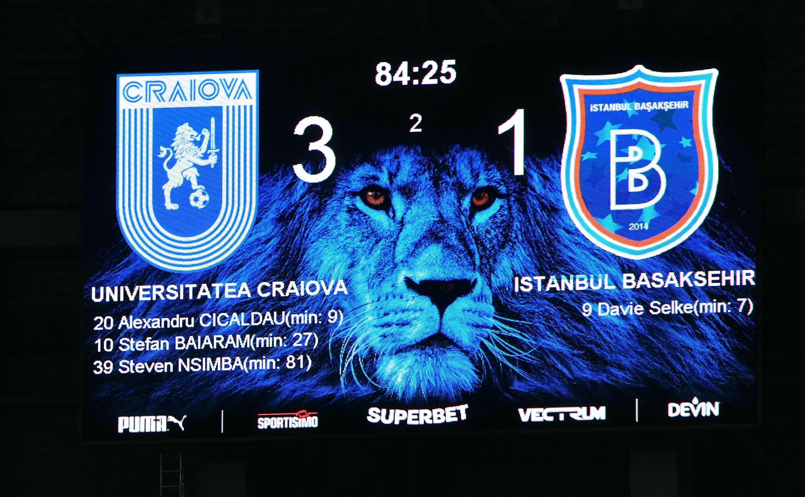 Motivul incredibil pentru care crainicul Universității Craiova a fost eliminat în timpul ...