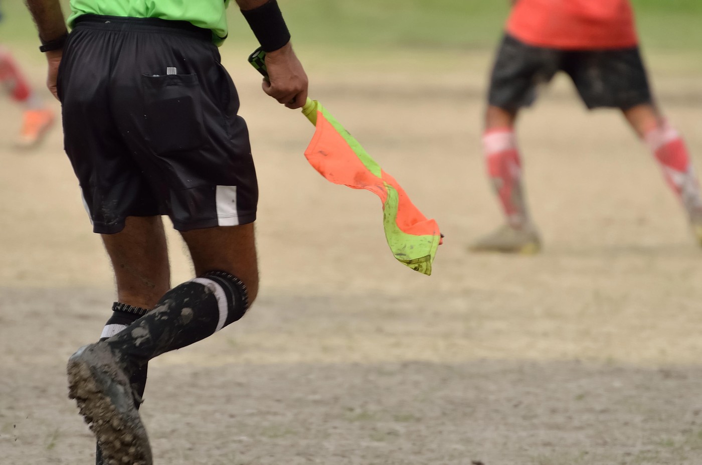 Arbitru, bătut cu sălbăticie la Arad! Primarul desființează echipa după ...