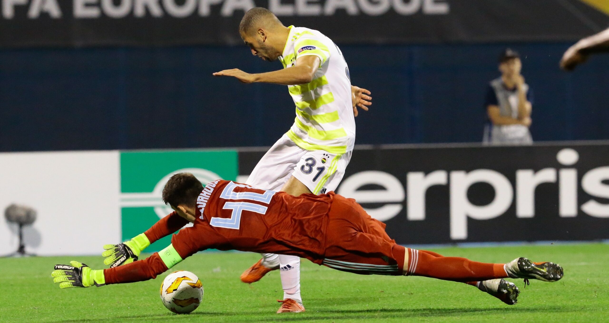 Câte goluri va da Slimani în Superliga dacă e bine fizic. Verdictul lui ...