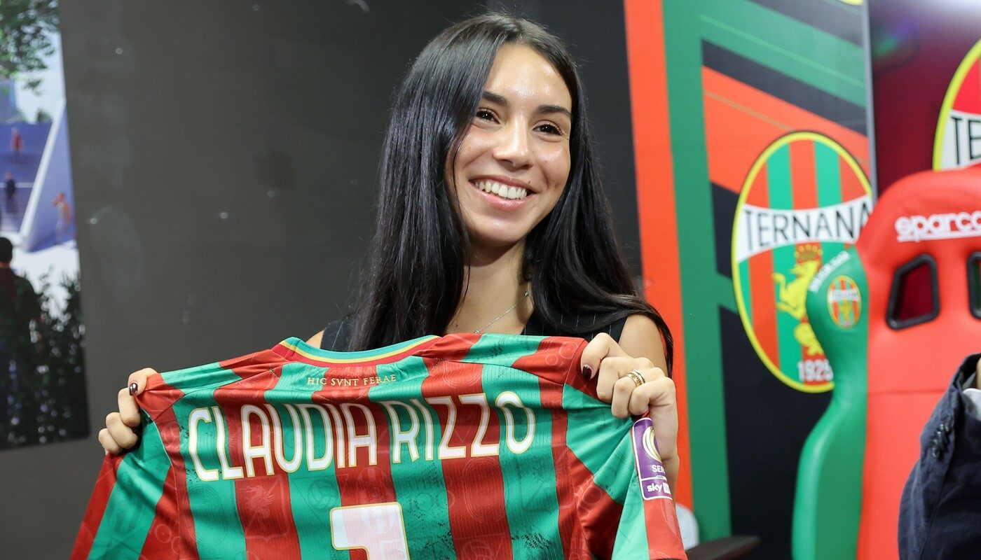 Claudia a ajuns la 23 de ani președinte. Un amănunt nu poate fi neglijat