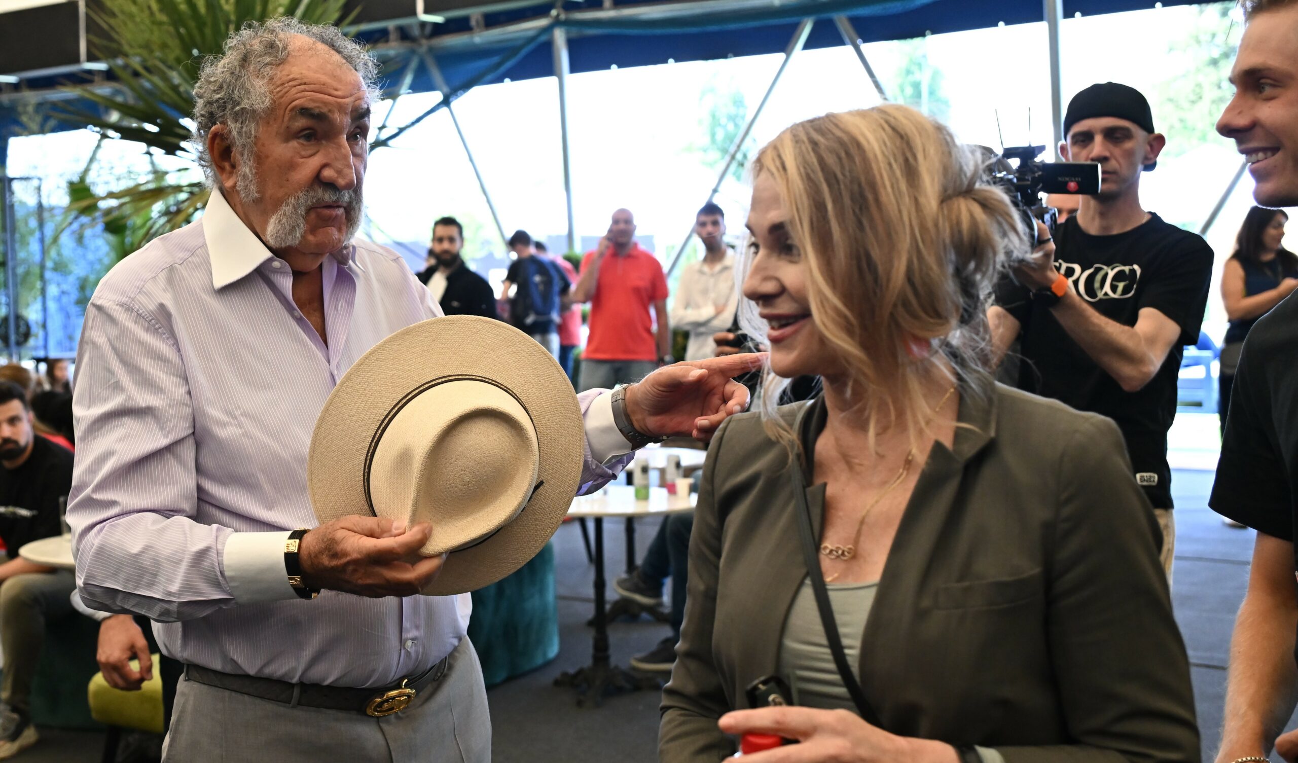 Ion Țiriac a băgat milioane de euro în cadoul pentru Nadia Comăneci ...