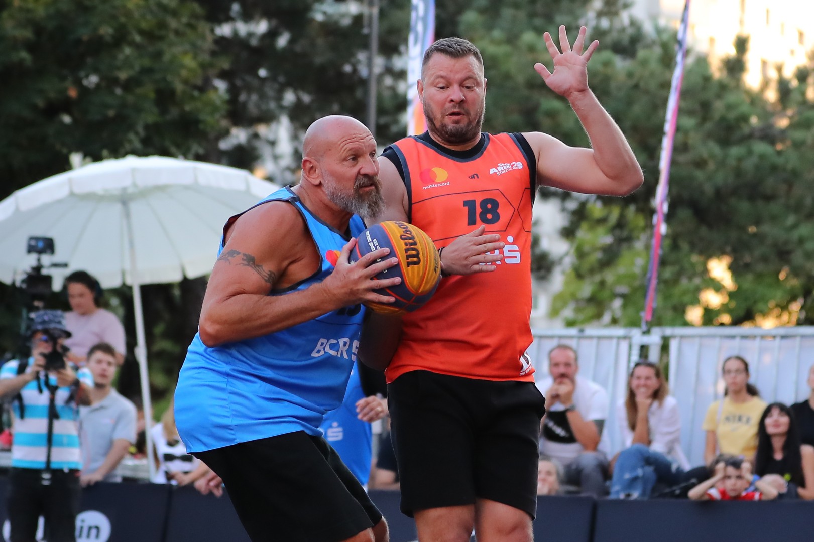 Șerban Pavlu, Marius Niculae și Bogdan Stelea, prezenți terenul de 3x3 ...
