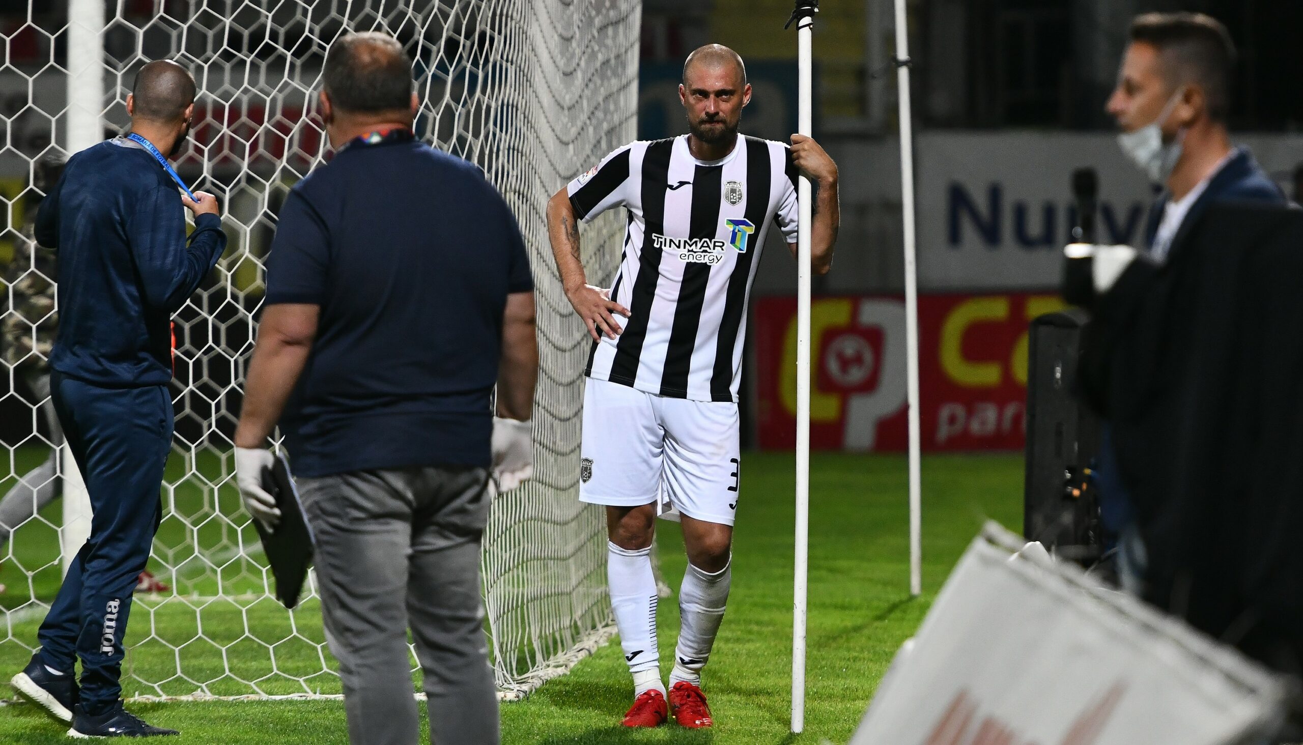 Tamaş l-a speriat: „Vino repede că Gabi dă cu capul în toate uşile de aici”