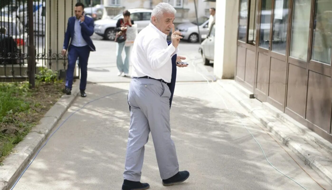 „Eşti un nebun, du-te la secretară”. Preşedintele Barcelonei a negociat ...