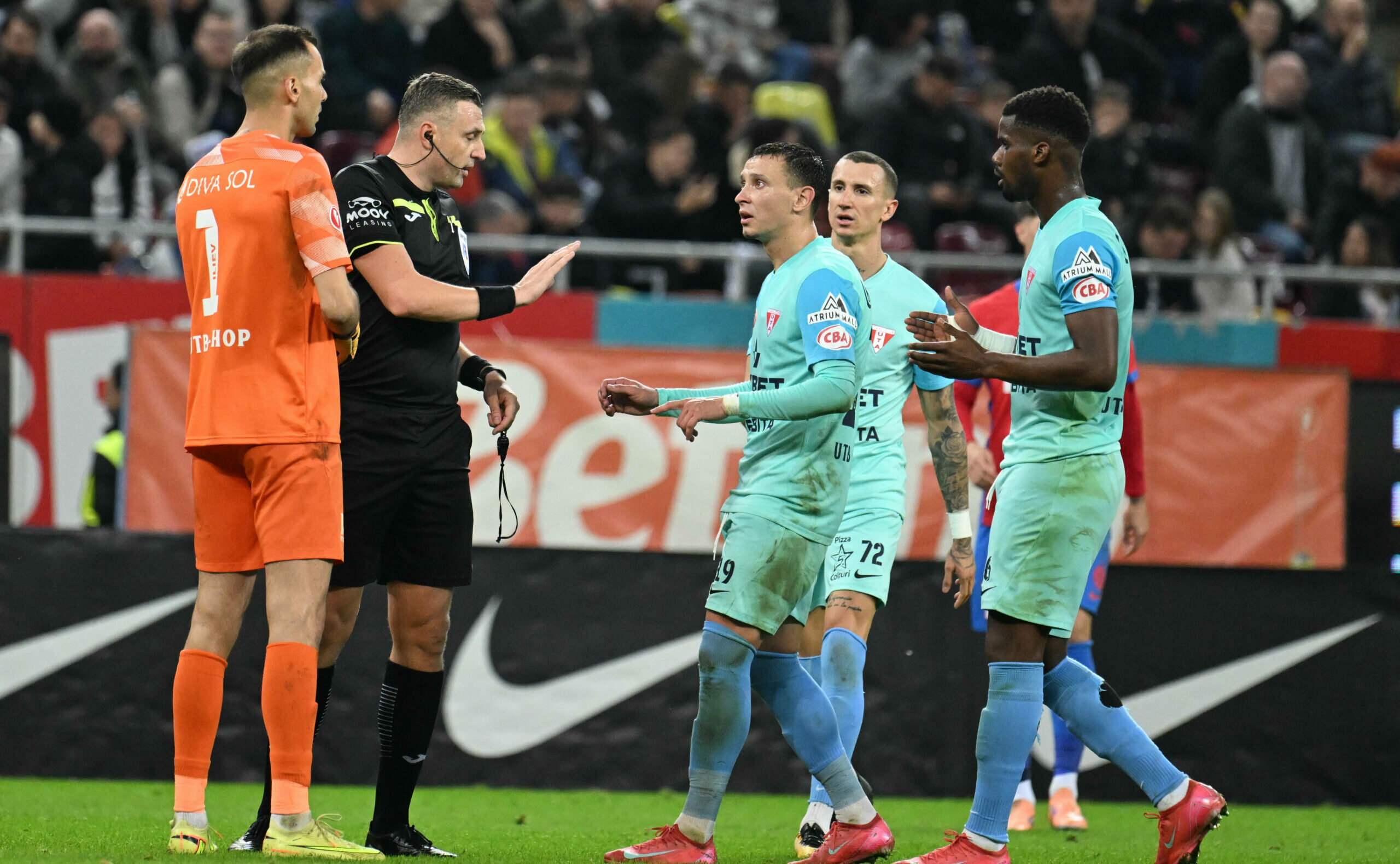 Costache n-a mai suportat umilința după FCSB - UTA 4-0 și a ieșit show la flash interviu: „E ...