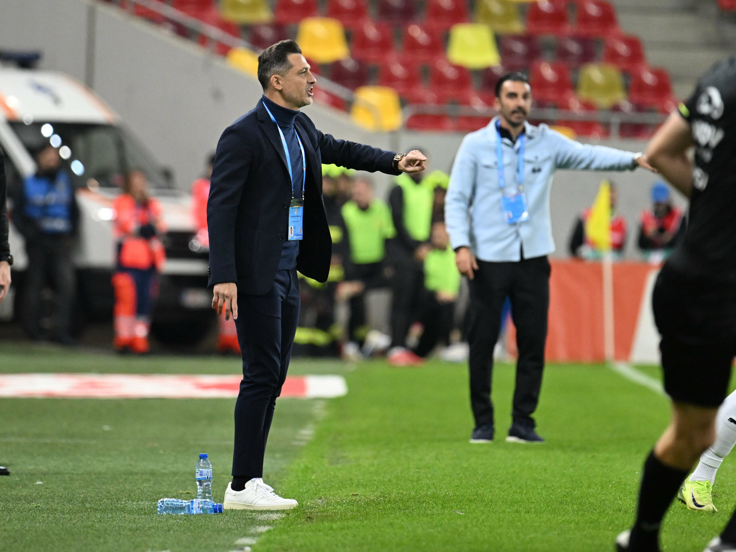 Gest neașteptat! Ce i-au scandat ultrașii FCSB lui Mirel Rădoi după ...