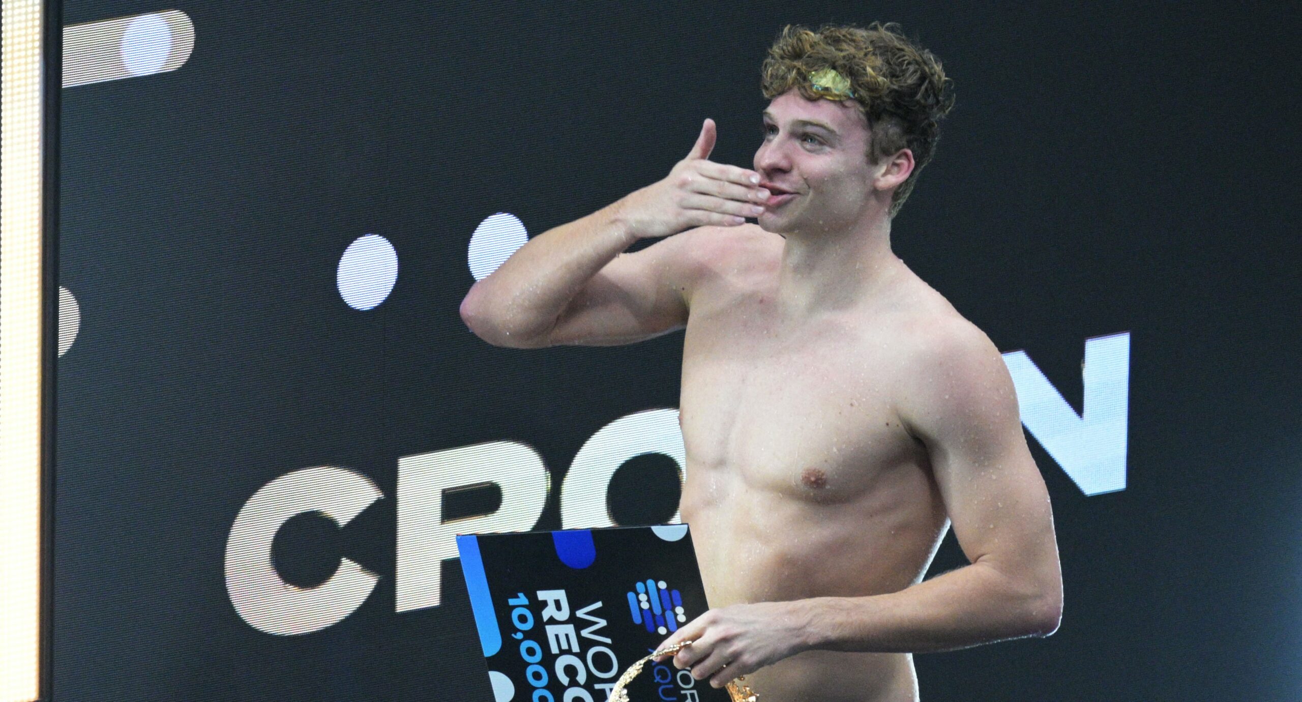 Leon Marchand vine după David Popovici. Francezul va înota în probele unde românul e rege!