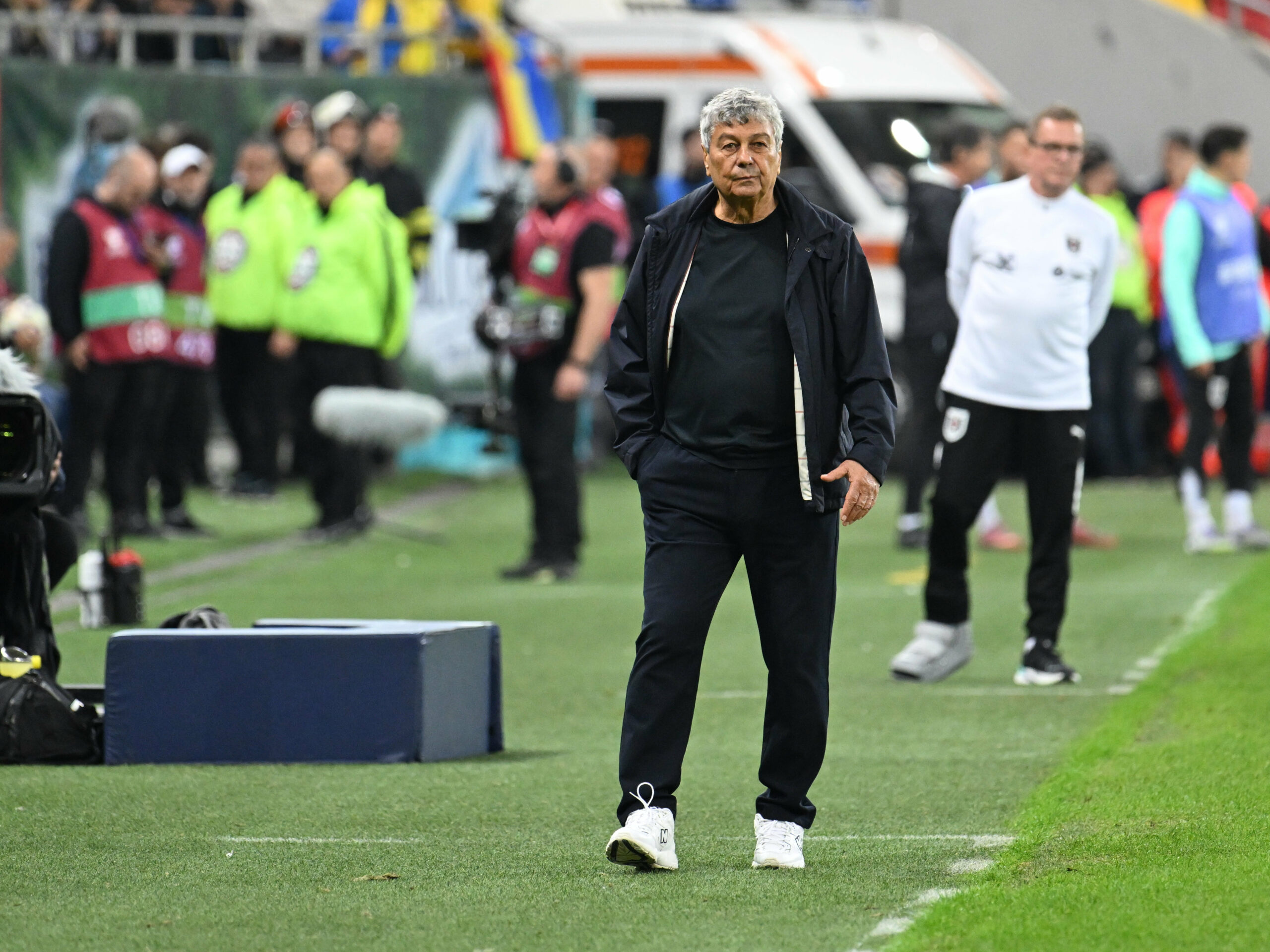 Panică pentru Mircea Lucescu! Ce se întâmplă cu unul dintre cei mai buni fotbaliști ai României ...