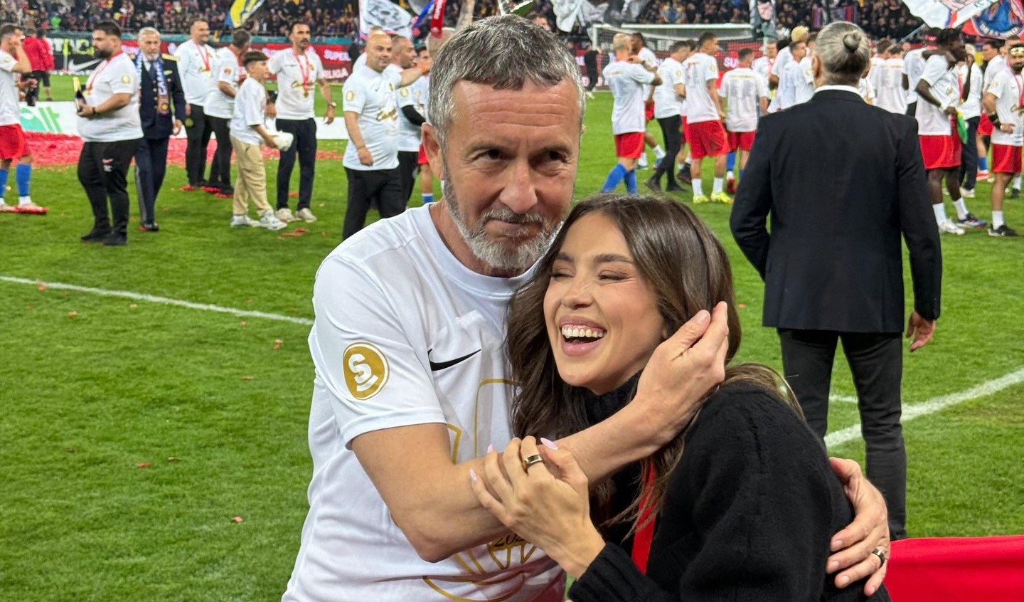 Teodora Stoica i-a trimis tatălui său o poză cu un bărbat la ea în ...