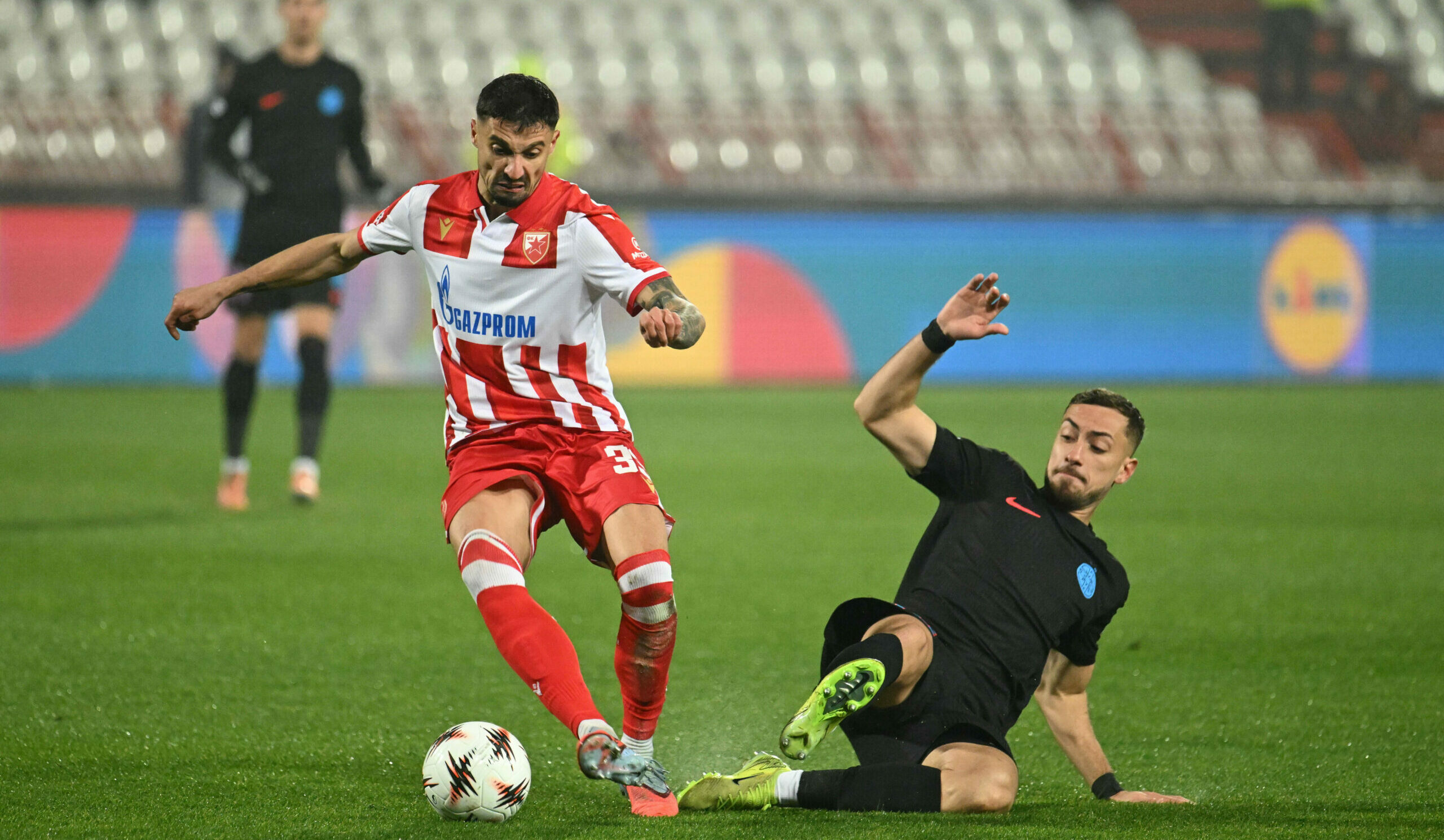 Gigi Becali a făcut două schimbări după 45 de minute. S-a săturat de ...