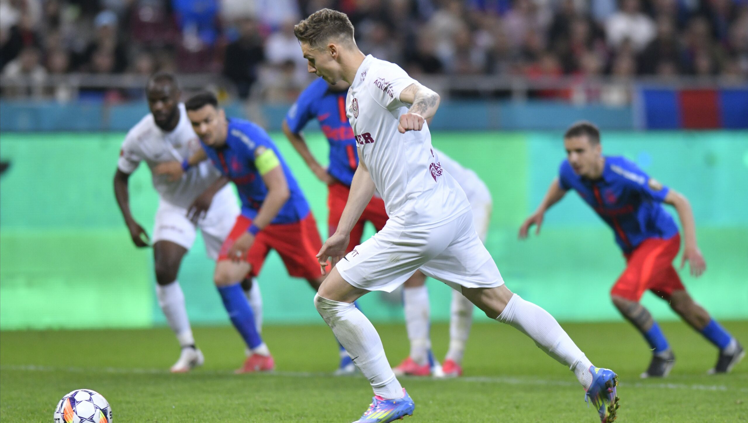 Louis Munteanu e la un pas de transferul vieții. Depinde și de plecarea ...