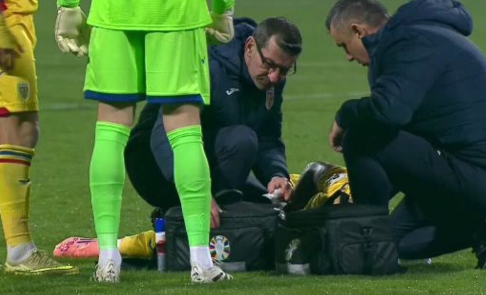 Japcă! Michael Oliver s-a făcut că nu vede cotul care i-a spart capul ...