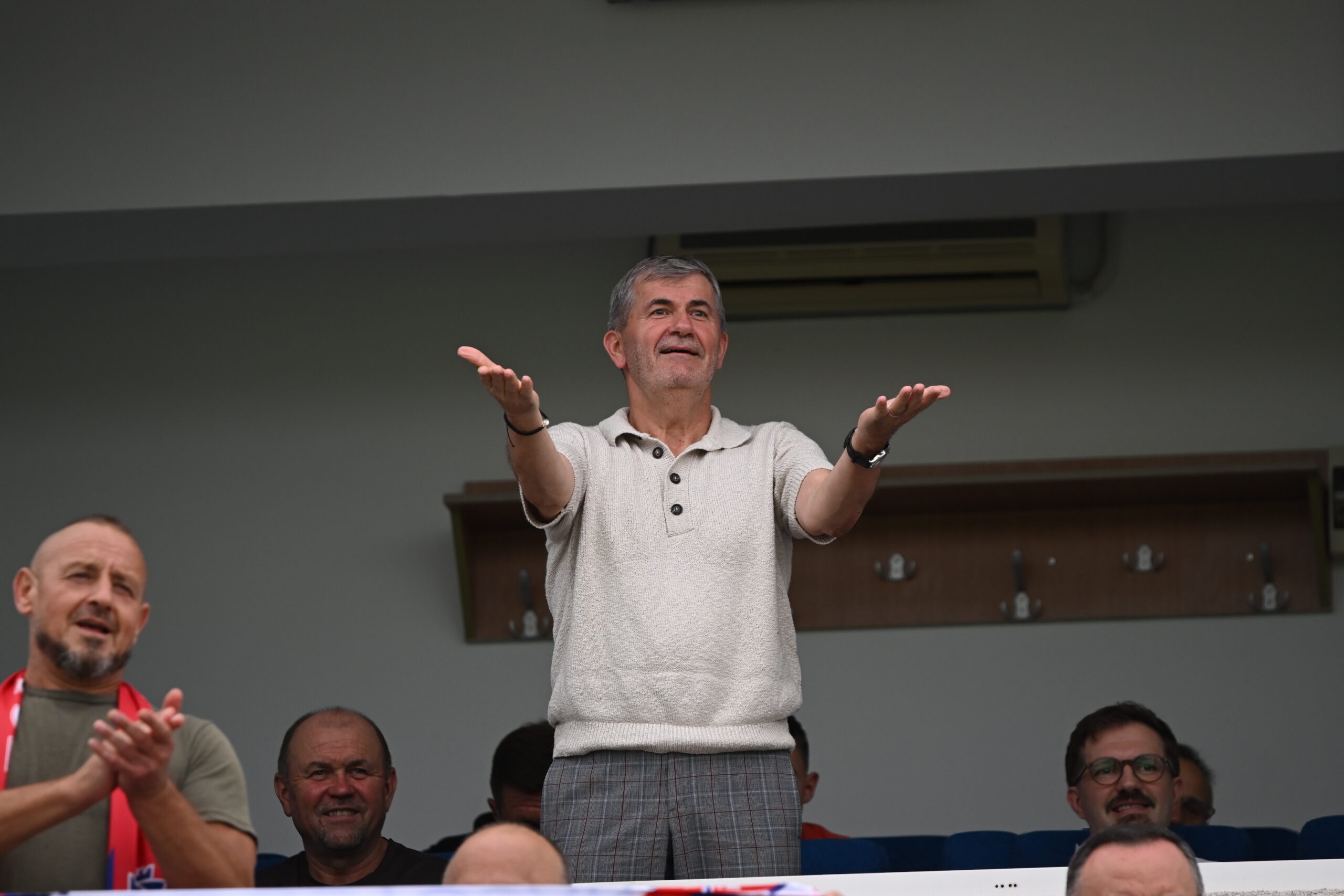 Vine provocarea supremă pentru liderul din Superliga! Ce aleg ...