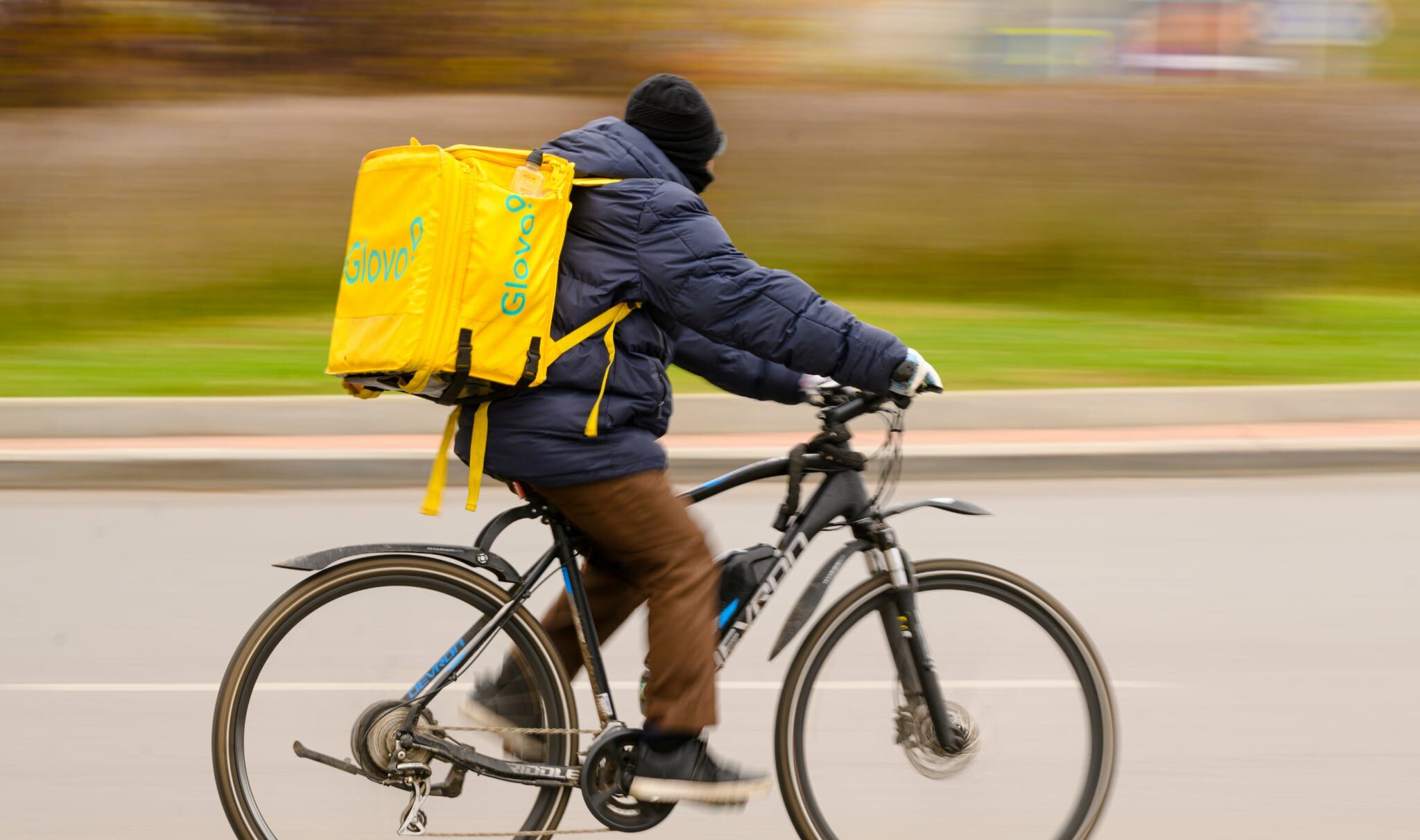 Un livrator Glovo a fost șocat pe străzile din București. Ce a văzut