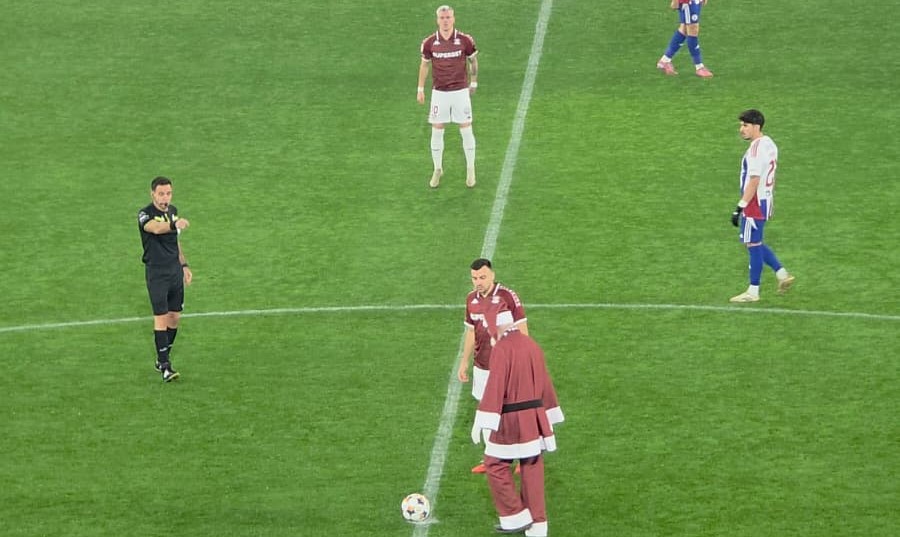 Iron Man și Moș Crăciun, prezenți la Rapid - Oțelul! Imagini inedite ...