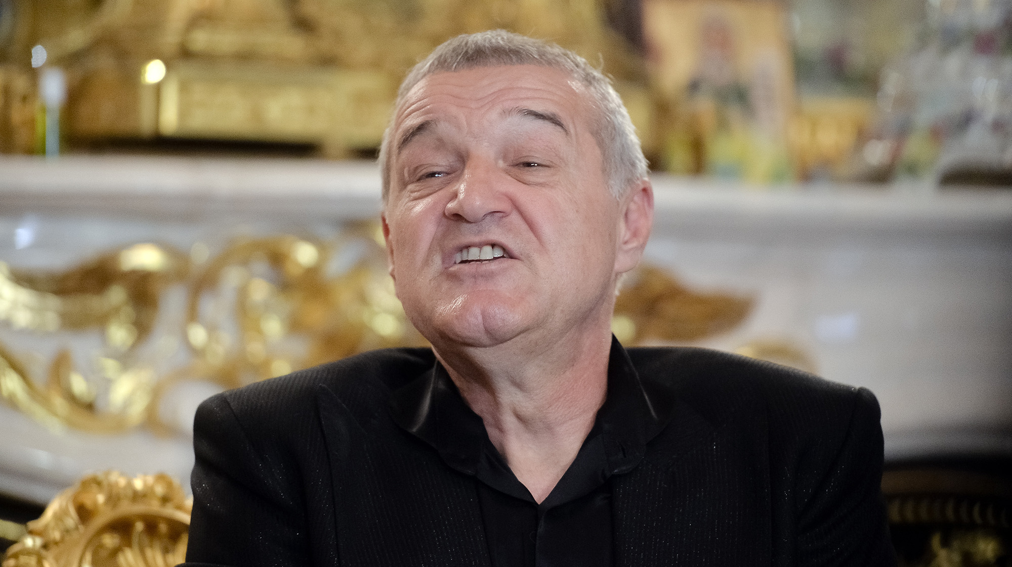 Gigi Becali își ironizează un fotbalist pentru că ascultă de nevastă ...