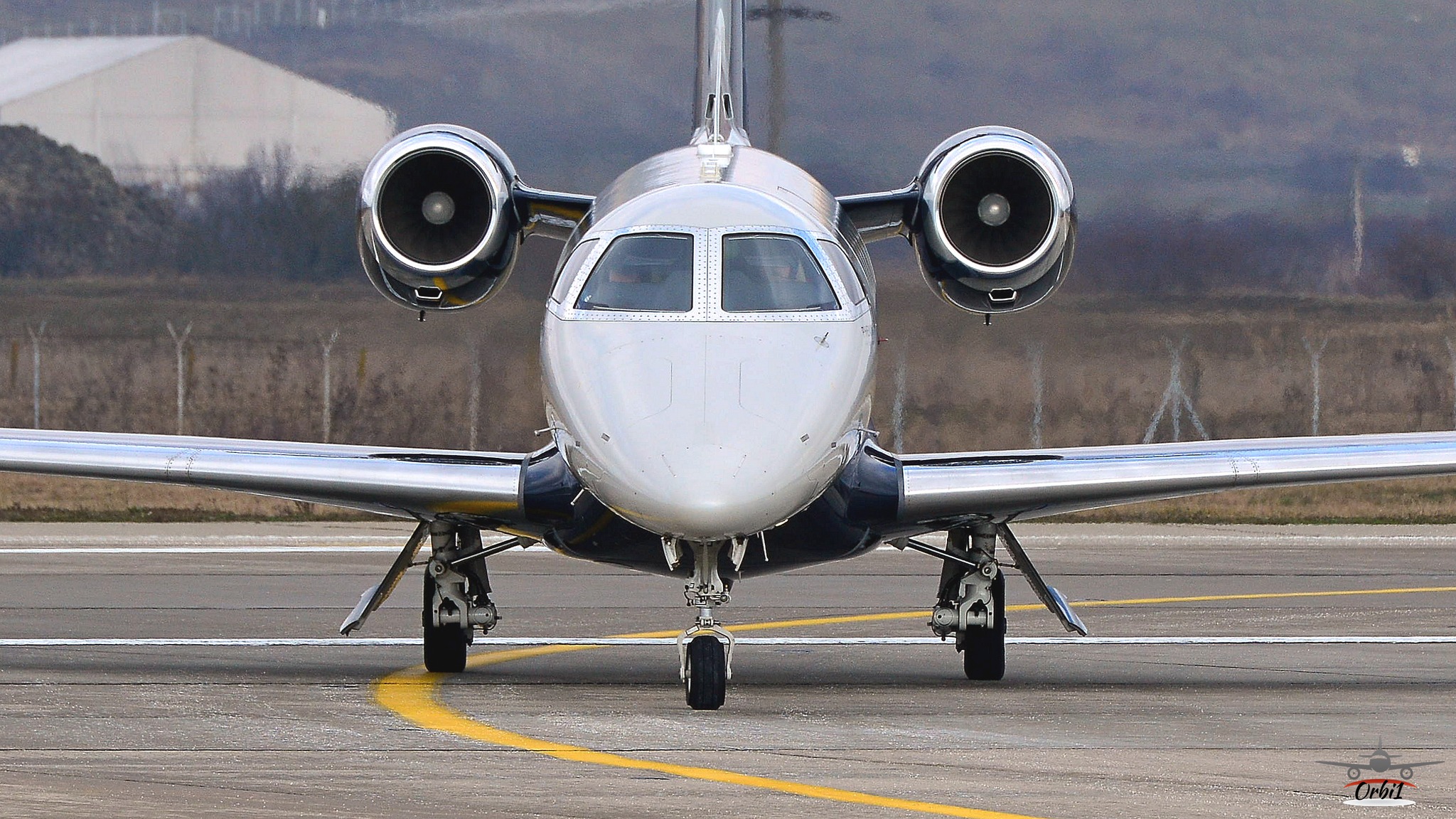 Aşa arată avionul fraților Pavăl, „bijuteria” de 9.000.000 de euro a ...