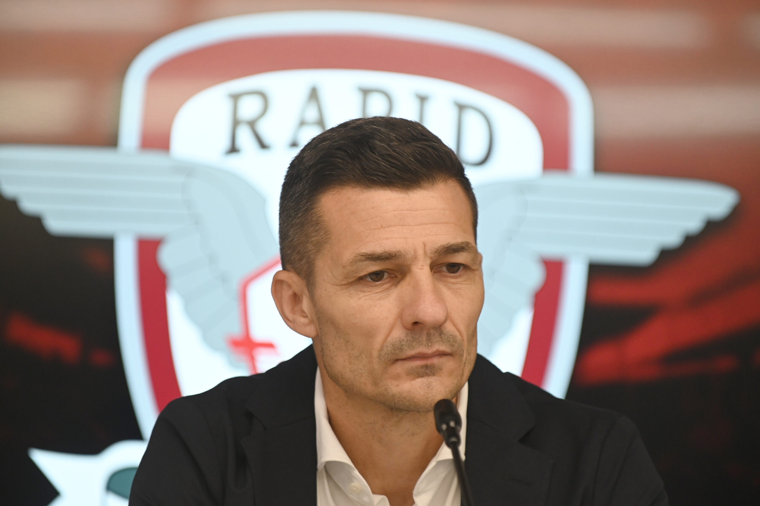 Costel Gâlcă n-a mai suportat și a dat de pământ cu șefii Rapidului ...
