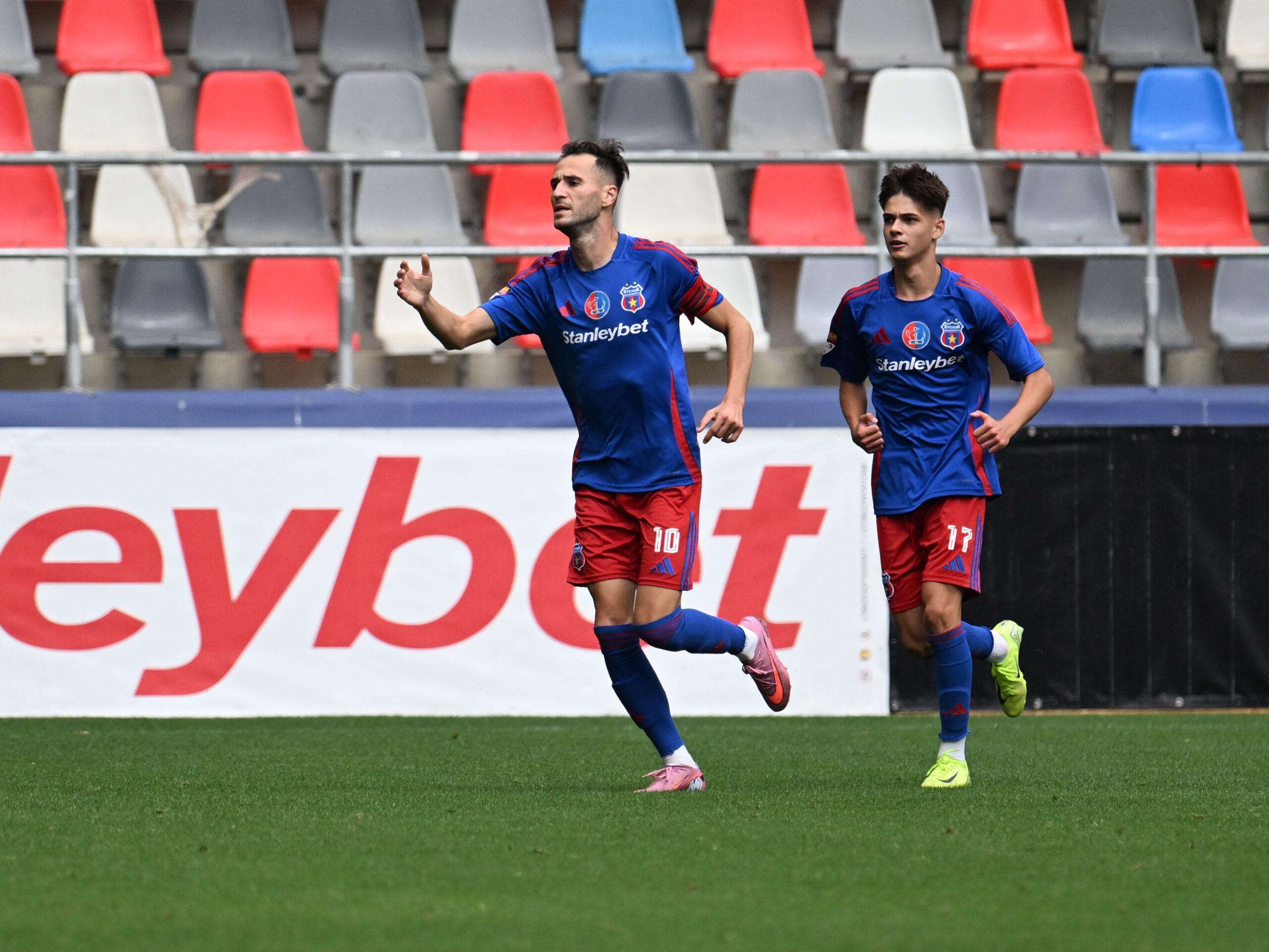 Oficial. Fotbalistul care a jucat la Steaua sezonul trecut a semnat cu ...