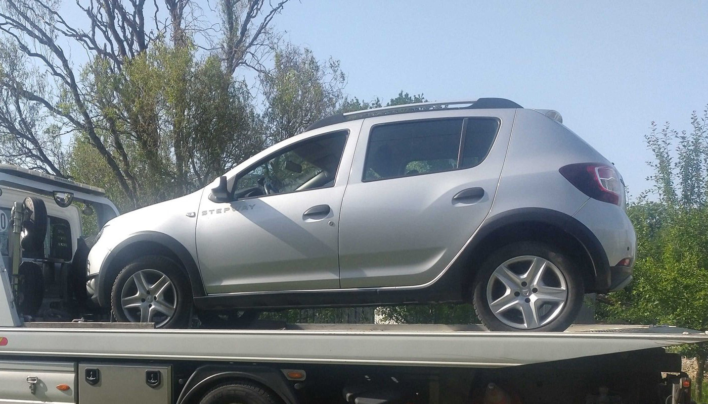 Ce a pățit un șofer care a condus o Dacia Sandero cu 140 km/h într-o ...